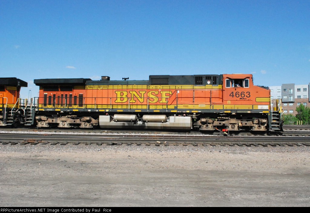 BNSF 4663
